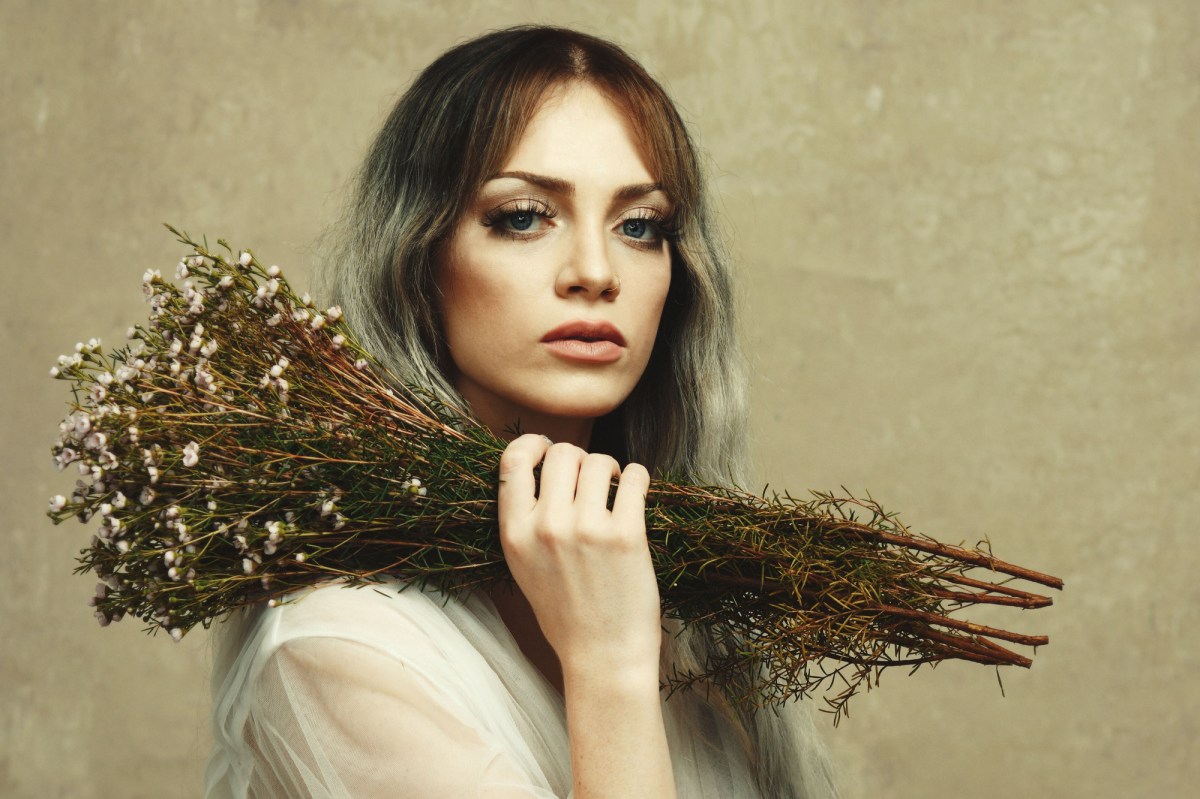 STORY BEHIND THE SHOT: ANNA GROVE – BUFF BASICS